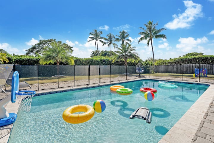Coral Springs Paradise With Backyard + Heated Pool - Coral Springs, FL