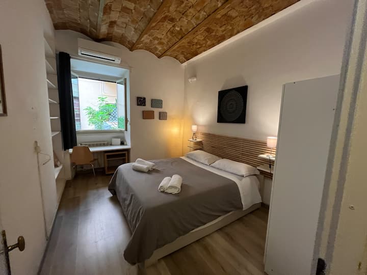 Trastevere's Quiet Apartment - Rome