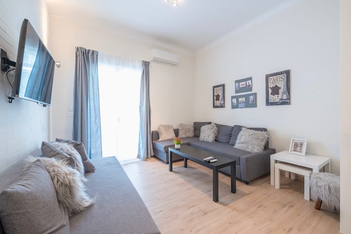 Bright Apt. In Central Athens - Athens