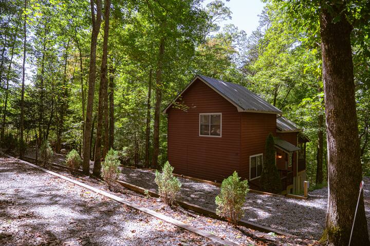North Woods With Hot Tub - Blairsville, GA