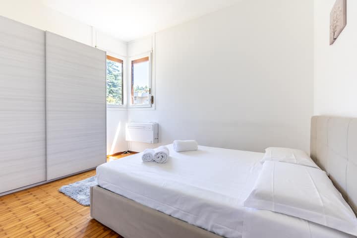 [400m Dalla Metro] Comodo Appartamento + Wi-fi - ミラノ