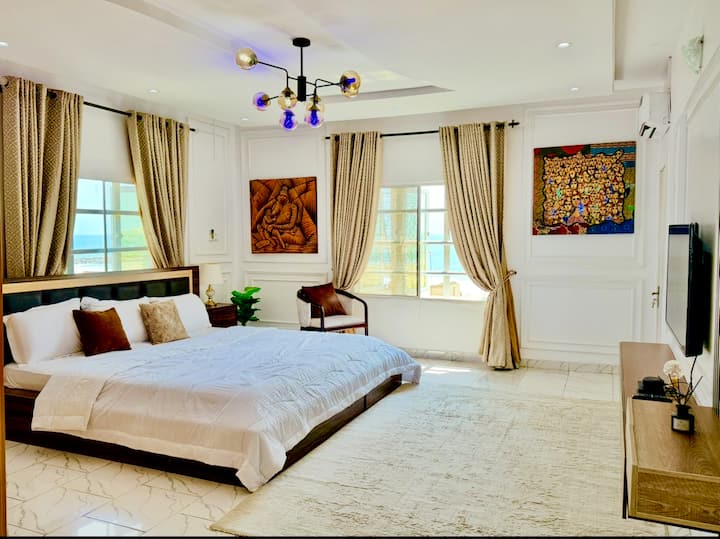 Cosy 2br Beachfront Apartment | 24/7 Power & Pool - Nigeria