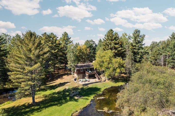Hot Tub. Trail, Trout, Turkeys, And Morels. - Grayling, MI