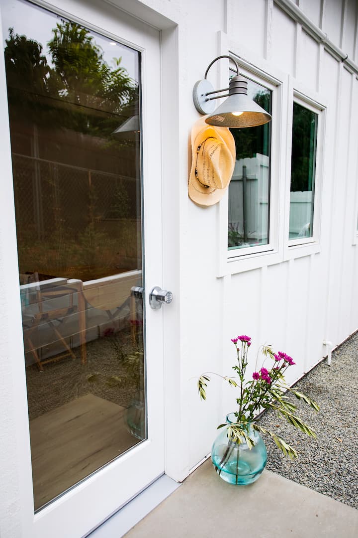 Eco Friendly Private Guest House W/1 Queen Bed - Escondido, CA