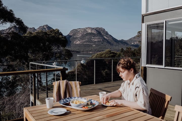 Sentinel At Freycinet - Freycinet National Park