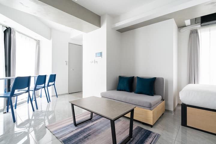 7 Minutes Walk From The Station/c01 - Shibuya