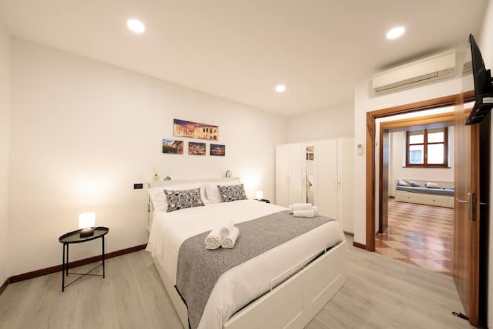 Exclusive Suite 350 M From Verona’s Arena - Verona