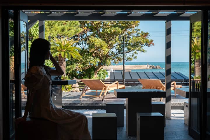 客室温泉源泉掛け流しの貸別荘/温水プール/サウナ/カラオケ/日本一深い水風呂/鴨川 - 가모가와시