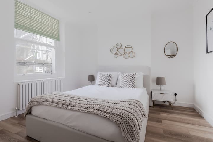 Paddingtons Prime 2bed Apt - London