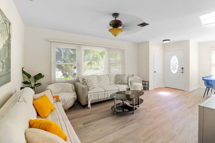 Renovated Home In Midway City - Garden Grove, CA