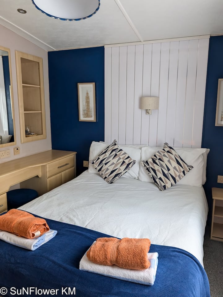 Sunflower Cottage - Poole