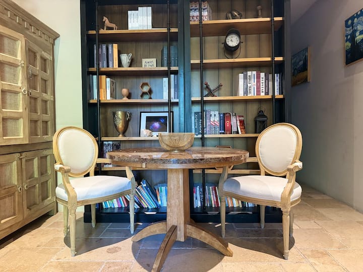 Room 4 - Scottsdale, AZ