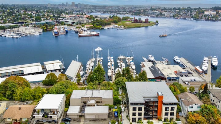 4 Beds Condo W/stunning Lake Union, Mtn &City View - Seattle, WA
