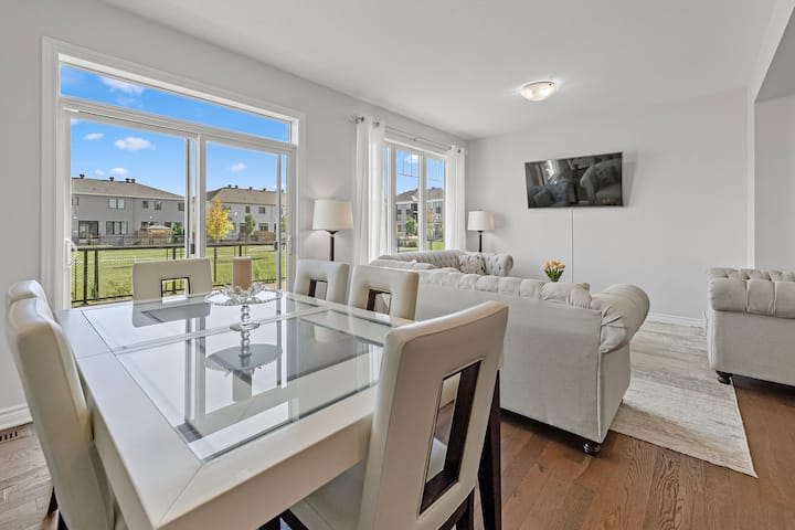 Big Family Home In Barrhaven I Downtown I Airport - Ottawa