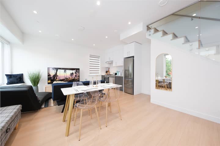 Brand New 3br Home In Heart Of Renfrew Height - Burnaby