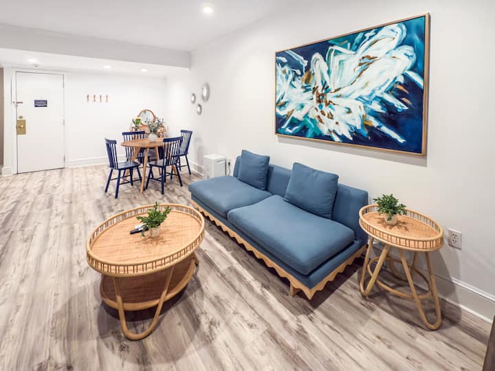 (G) Stylish Apt In Back Bay, A+ Location, W/d - Boston