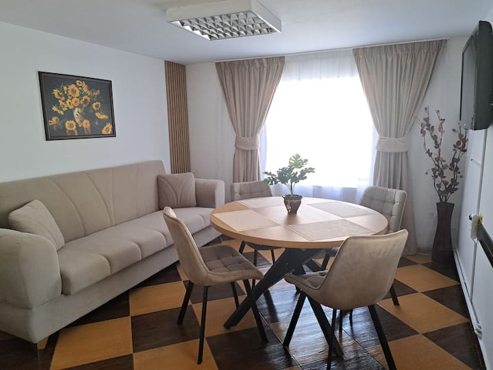 Mavis Apart - Adult Only - - Sinaia