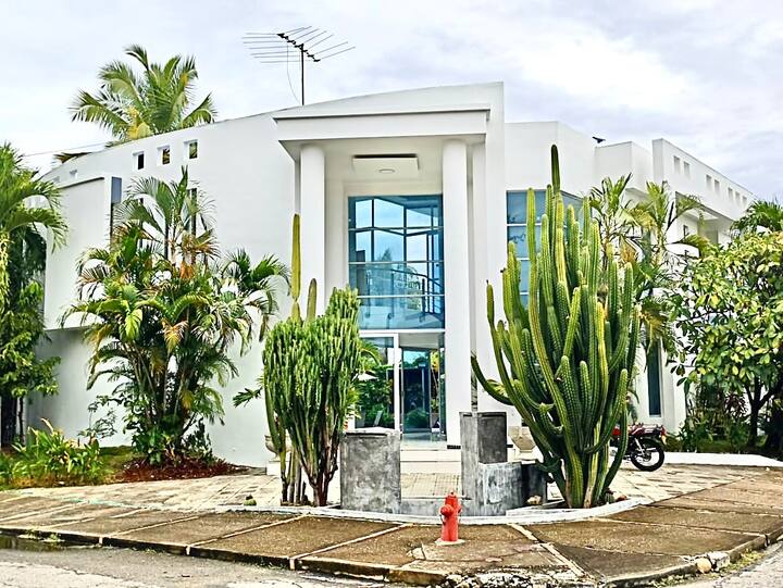 Casa Mafaba-linda Y Amplia Casa "El Peñón" 6 Hab. - Girardot