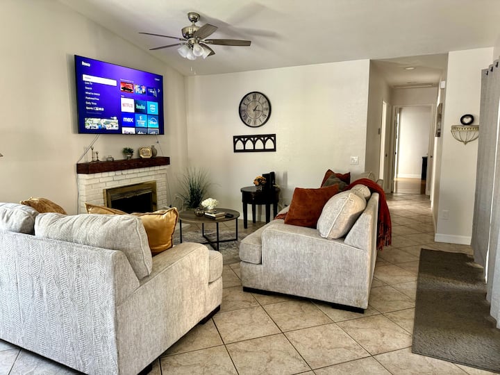 Cozy Home| Sleeps 8 | Family Ready - Fontana, CA