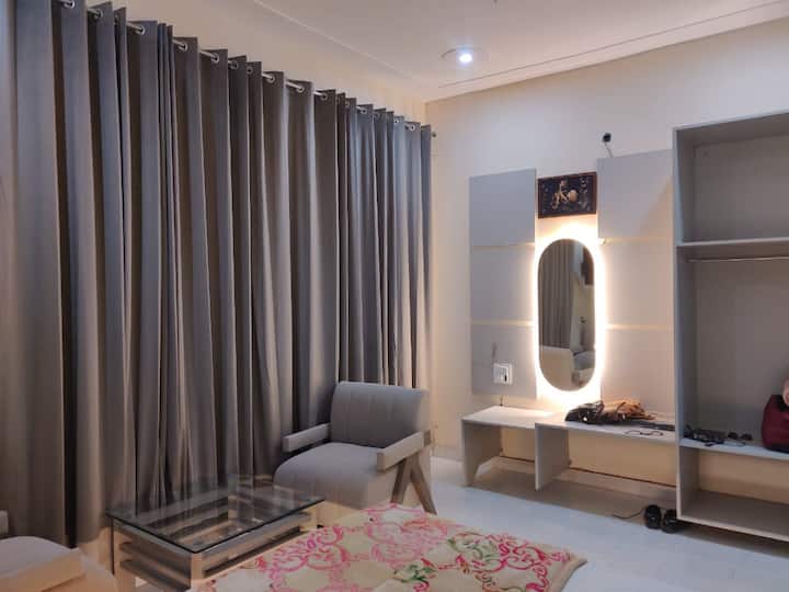 Super Deluxe Room - Renuka Ji