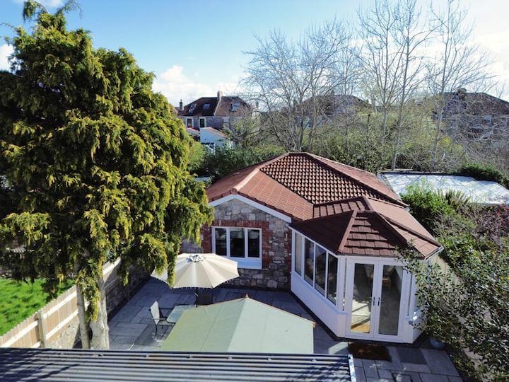 Relaxing Cosy
 Quiet Secluded Cottage-beach Walks - Weston Super Mare Beach