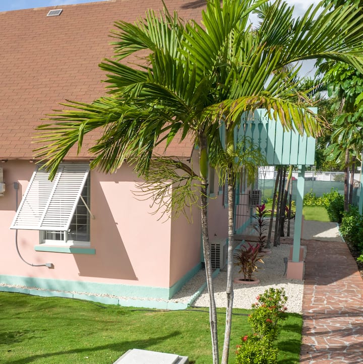 New 5min Walk To Beach/cozy 3bd Near Baha Mar - #1 - Nassau