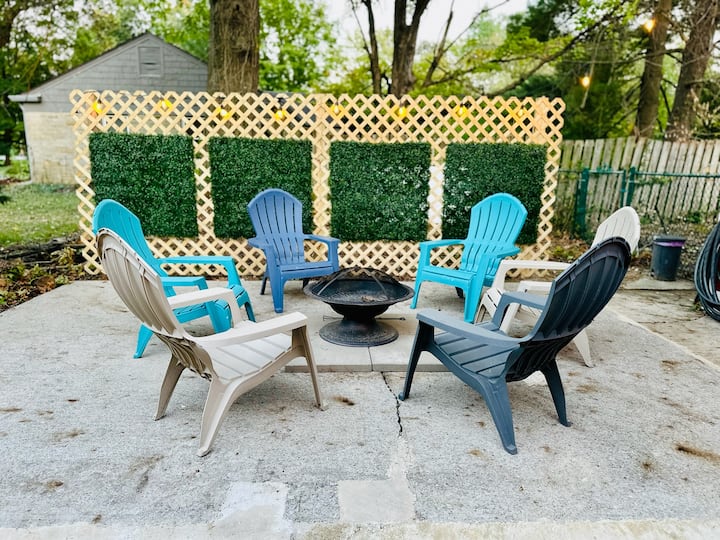 Ultimate Group Stay Ping-pong, Firepit & Cozy Vibe - Indianapolis, IN