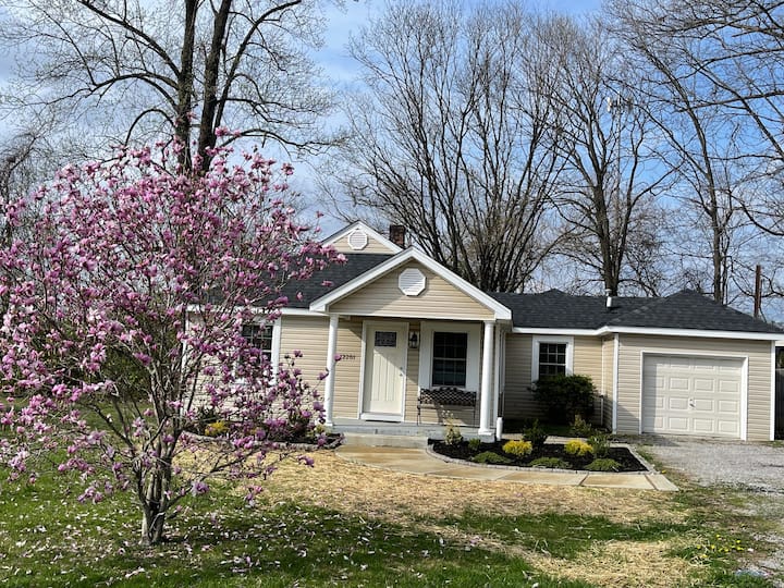 Proximity, Parking & Garage, Fenced, Patio, Pets - Louisville, KY