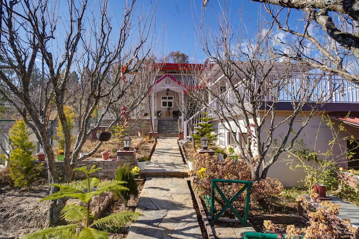 Panoramic Views 4bhk Luxury Villa Mukteshwar - Mukteshwar