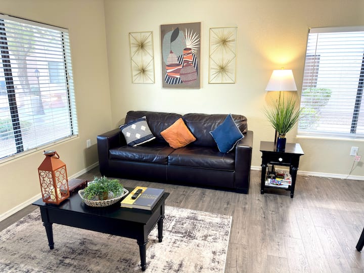 Resort-style Remote-work Getaway - Avondale, AZ