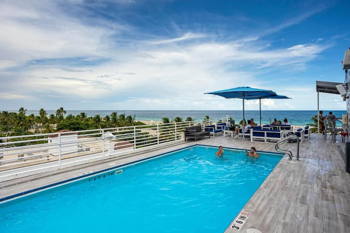 Big Studio W/rooftop Pool Ocean View - Fisher Island, FL