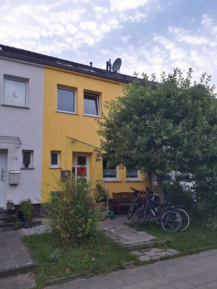 Schönes, Ruhiges Zimmer (35 Qm) - Aachen