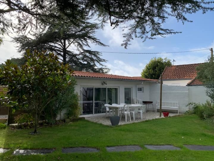 Studio Indépendant 
Dans Grand Jardin Arboré - Pornic