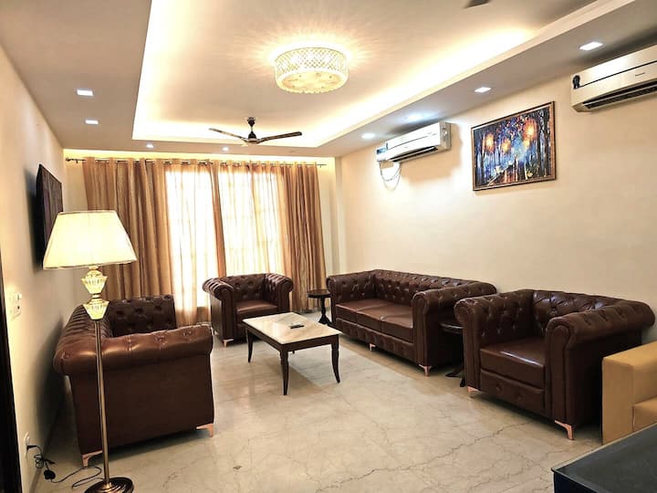 Bright & Sunny-greater Kailash1-4br-parking-brkfst - Delhi