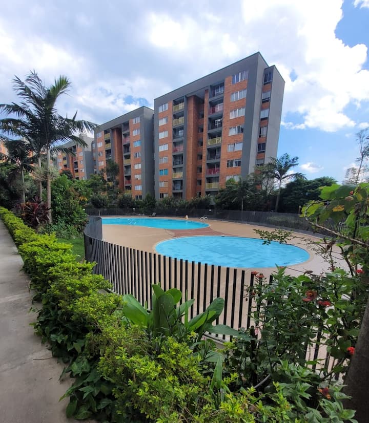 Moderno Y Acogedor, Con Amplias Zonas Verdes - Itagüi