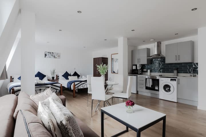 Bright And Modern Studio Near Ealing Broadway - Hounslow