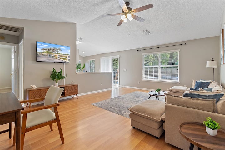 Relaxing Escape | King Bed + Games - Lake Iamonia, FL