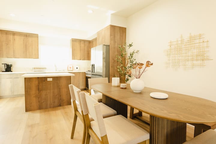 #3 Luxe 2bd 3.5ba Townhome Near Pasadena! - Arcadia, CA