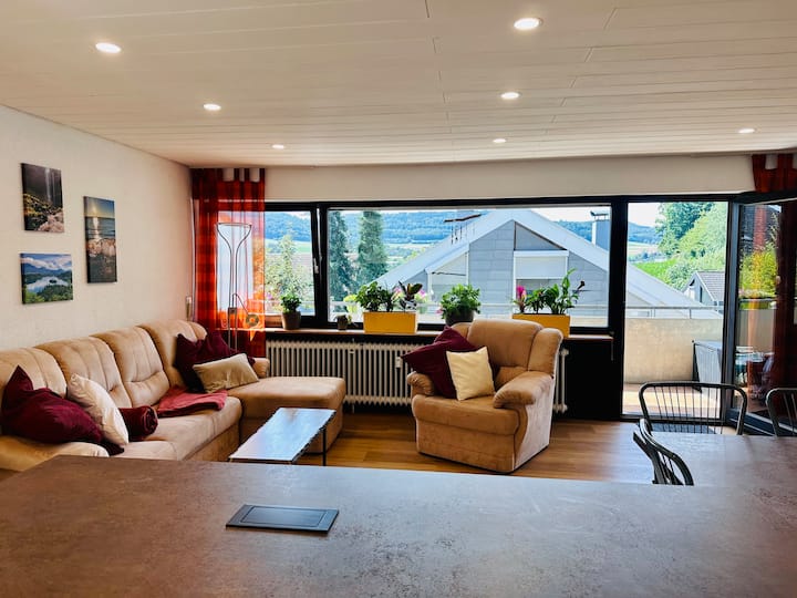 Warm & Bright • Renovated 2br Apartment - Heubach