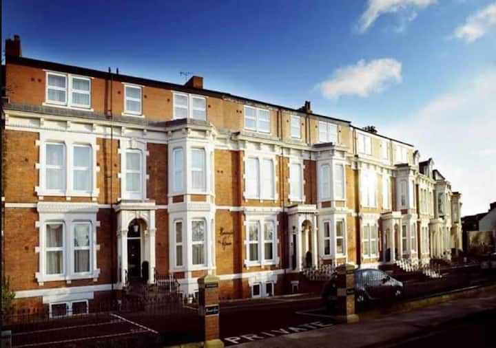 Luxury 2 Bedroom Apartment With Patio - Newcastle upon Tyne
