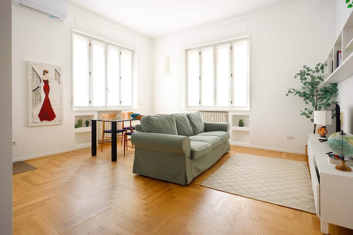 Bright New 2br Apartment In City Center – M2/m4 - Milan