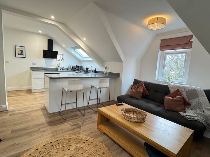 2-bed Family Stay Near Park In Oakwood - Leeds