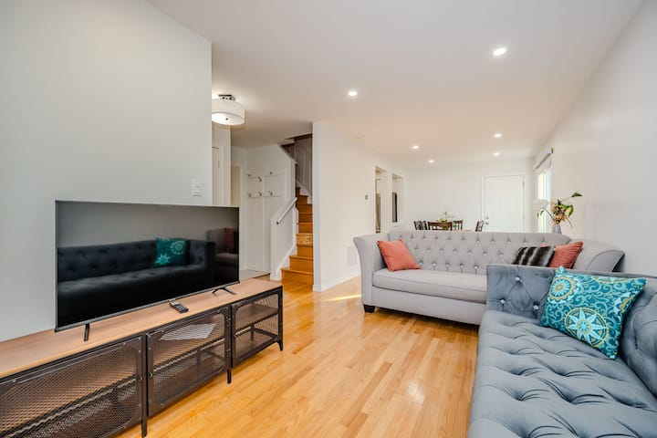 Large Entire 3br Home Toronto Area, Free Parking - 密西沙加