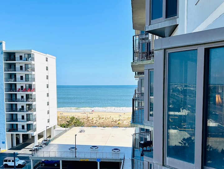 Modern Beachfront 2br | Balcony | Views | Pool - Ocean City, MD