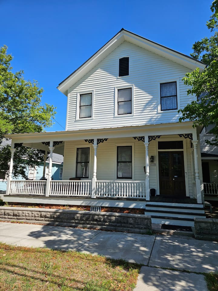 Walk To Riverwalk | 2br Suite + Dedicated Office - Wilmington, NC