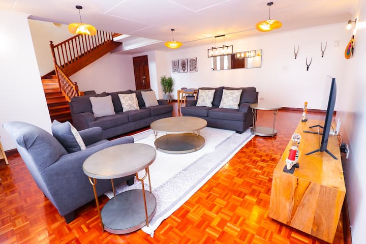 12 Pax- Spacious & Warm | Near 24/7 Supermarket - Nairobi