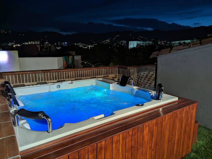 We Offer 2 Studio Rooms + Jacuzzi - Medellín