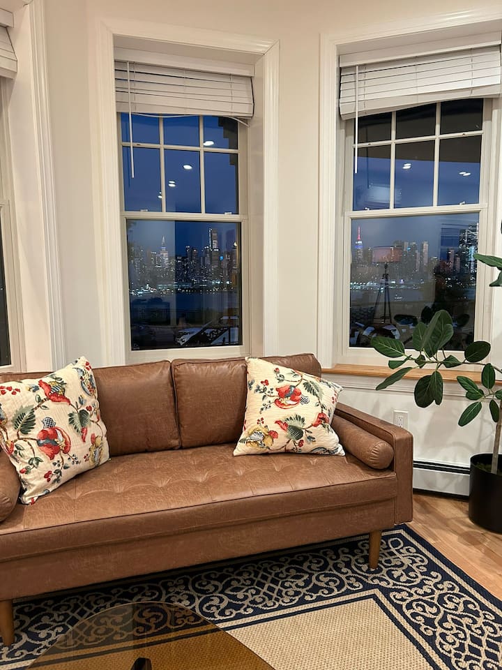 Best Skyline Nyc View! - 2 Beds | Balcony & Patio - Manhattan, NY