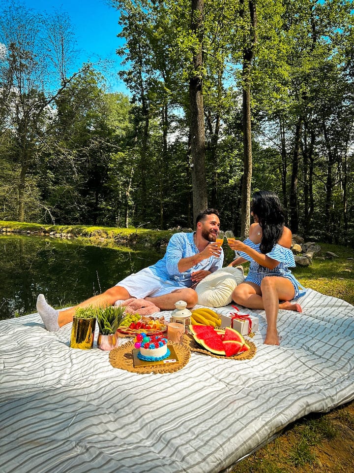 @Desmadrehouse_ - Bloomsbury, NJ