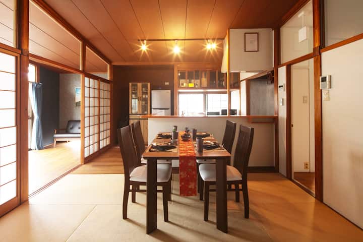 2025新年セール!駅徒歩5分/庭付き日本の古民家/無料駐車場/まるまる貸切7人まで/家族や友人と - Okayama